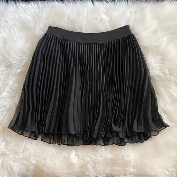 Gianni Bini | Skirts | Gianni Bini Black Pleated Skirt | Poshmark